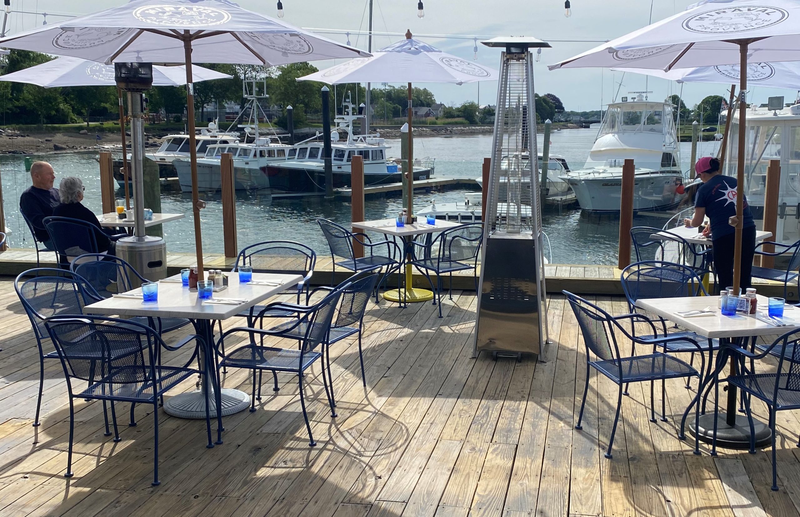 Deck Dining - breakfast, lunch, dinner - Cape Ann's Marina & Resort